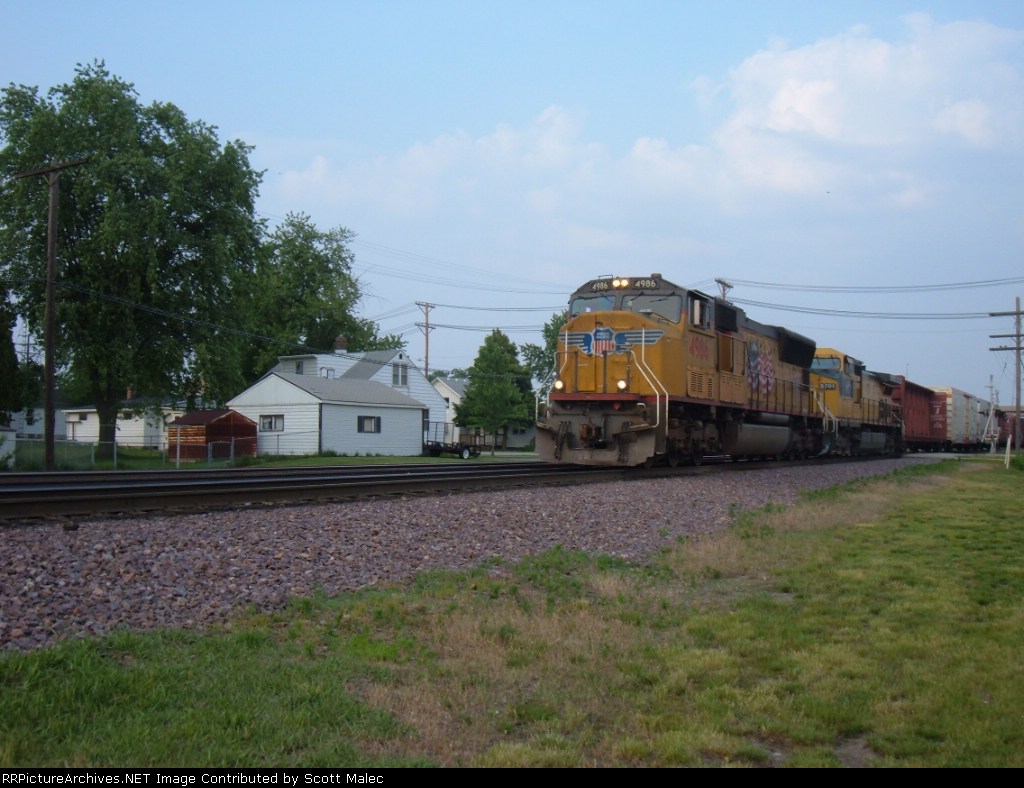 UP 4986 & CNW 8701